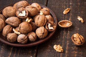5 Reasons Walnuts Are Healthy for Aging Adults